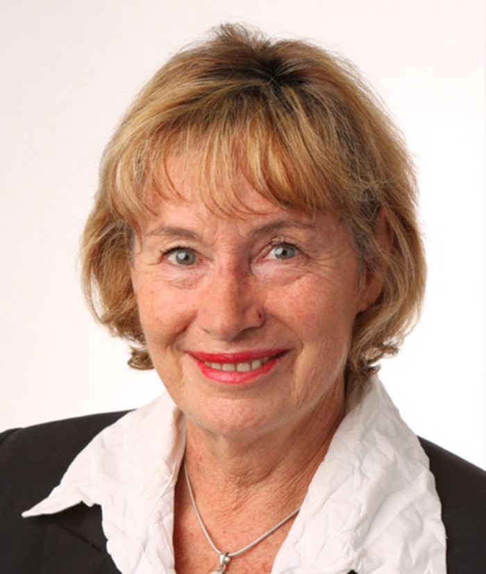 Robyn Watson Profile | Brushlink